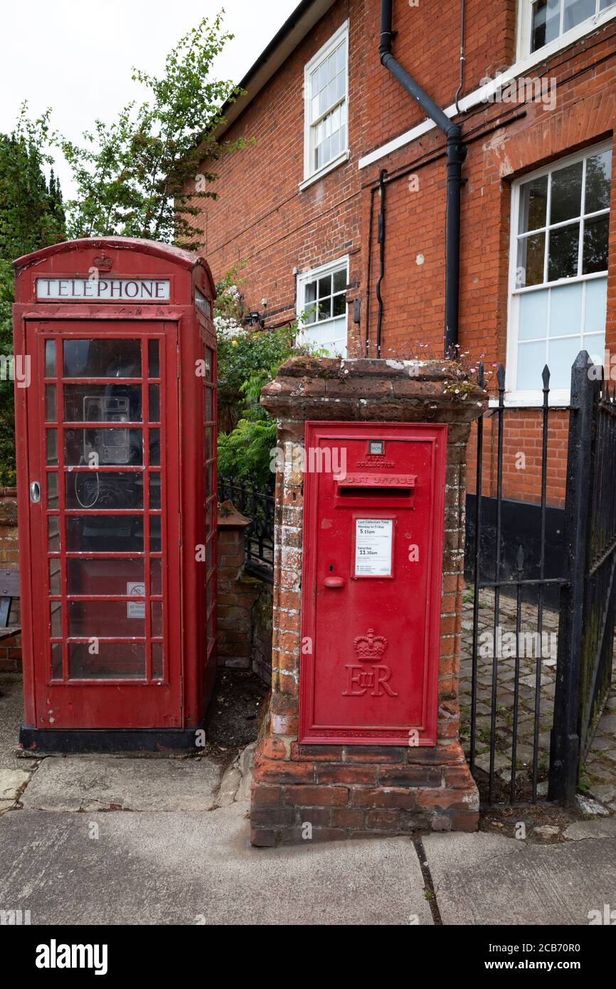Royal mail post boxes hi-res stock photography and images - Alamy