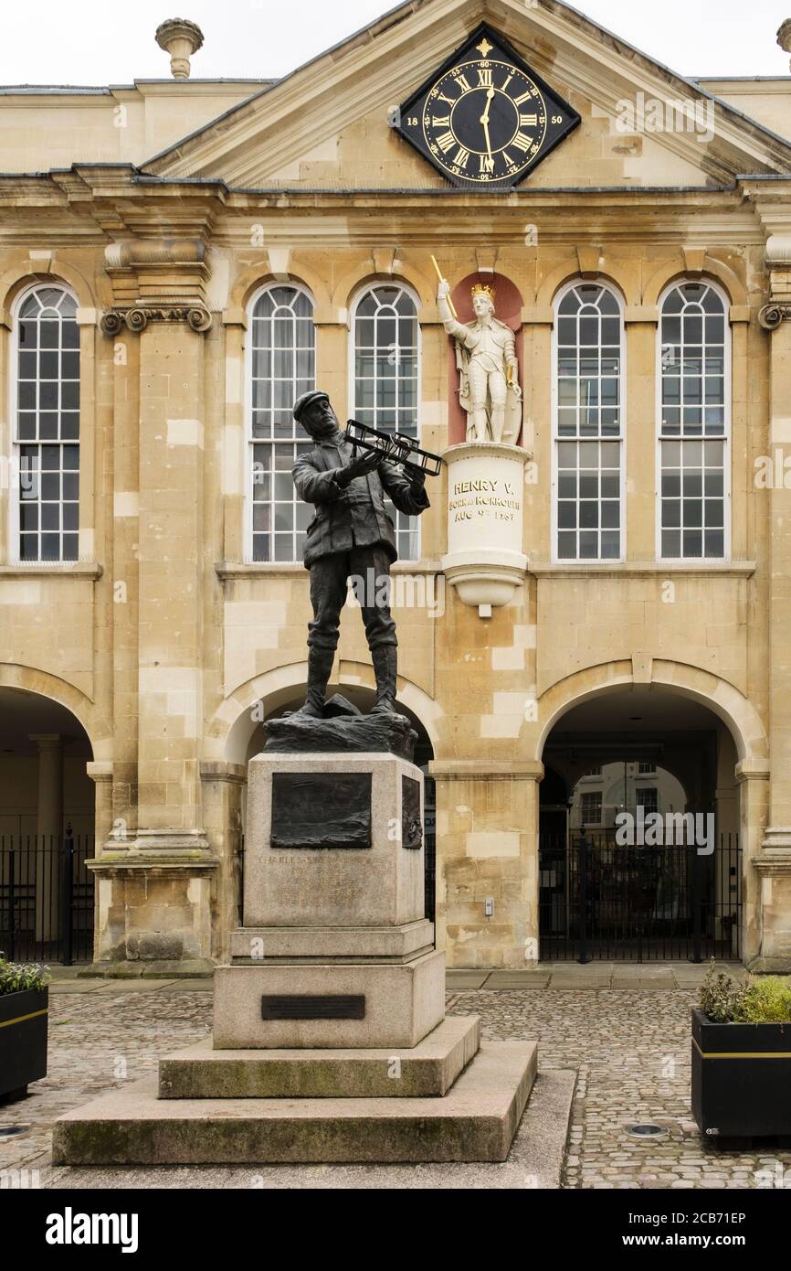 Charles Stewart Rolls statue and Henry V sculpture outside Shire Hall ...