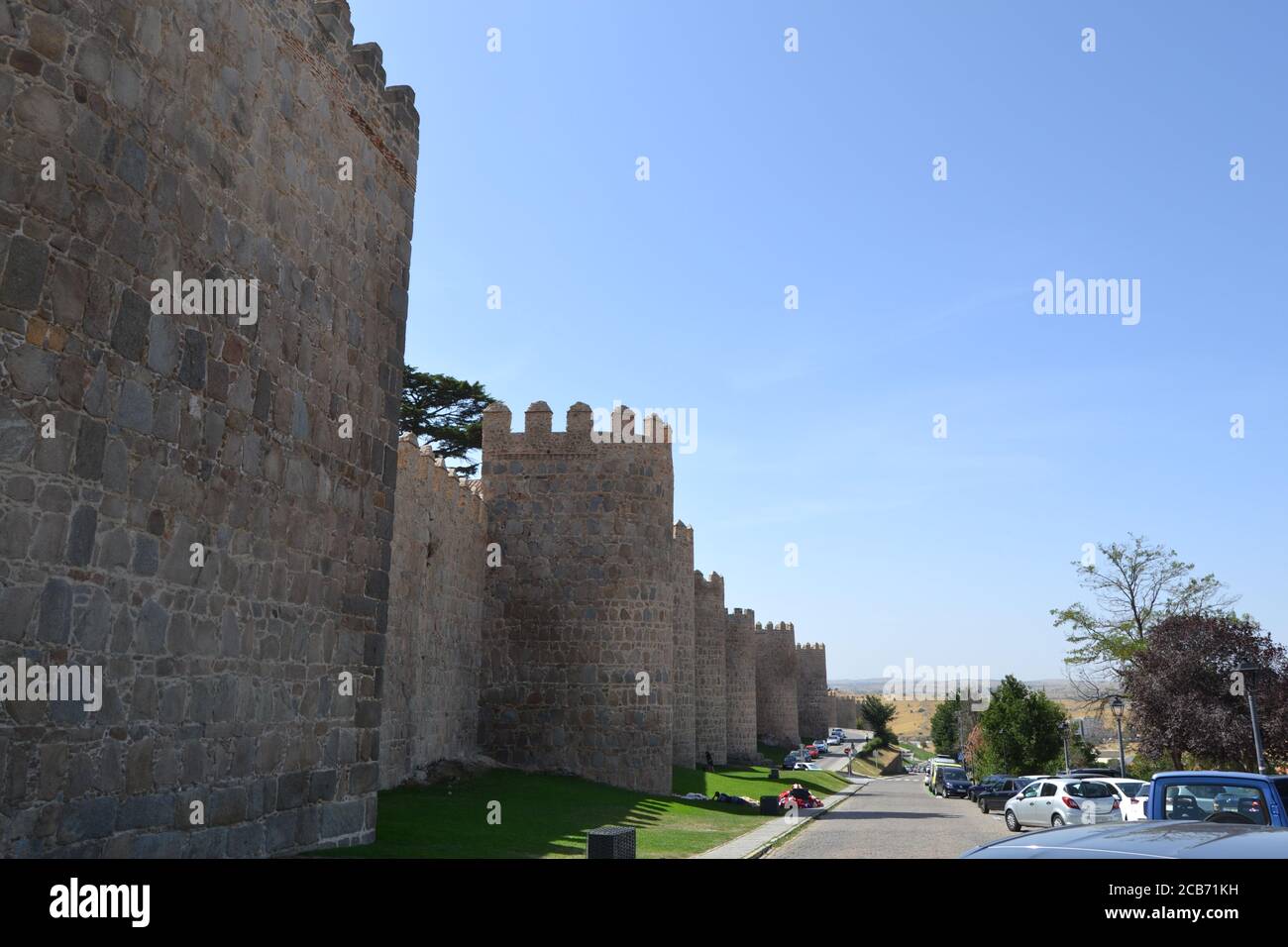 France romanesque courtyard hi-res stock photography and images - Alamy