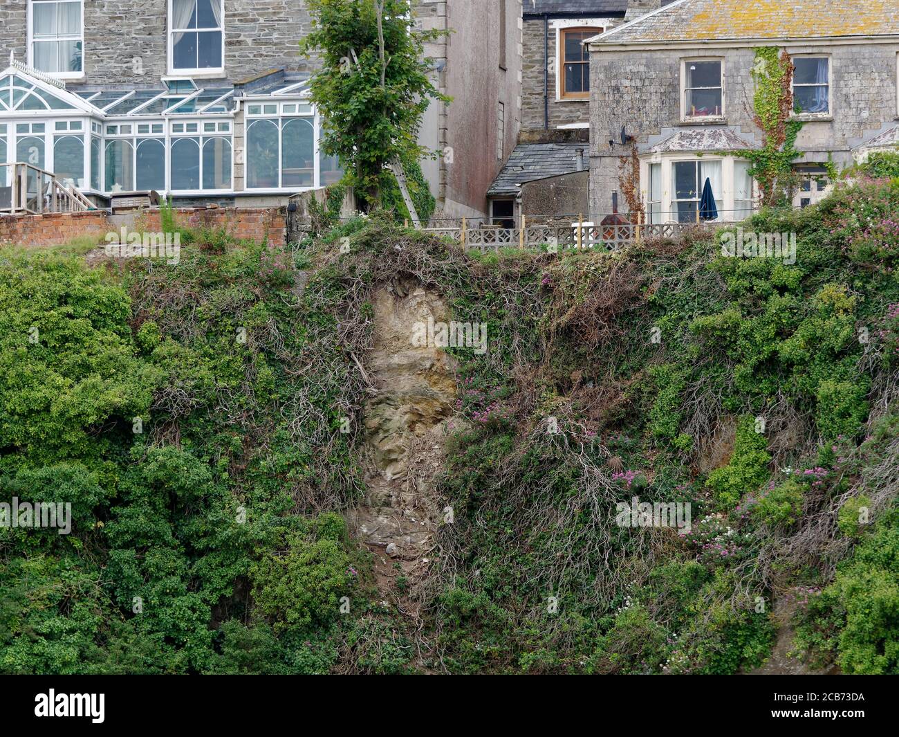 Crumbling cliff edge hi-res stock photography and images - Alamy