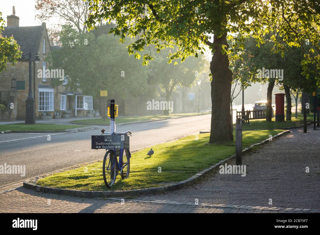 Beautiful English village, Broadway Stock Photo - Alamy