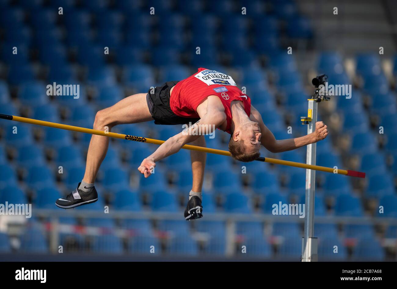 Winner mens high jump hi-res stock photography and images - Alamy
