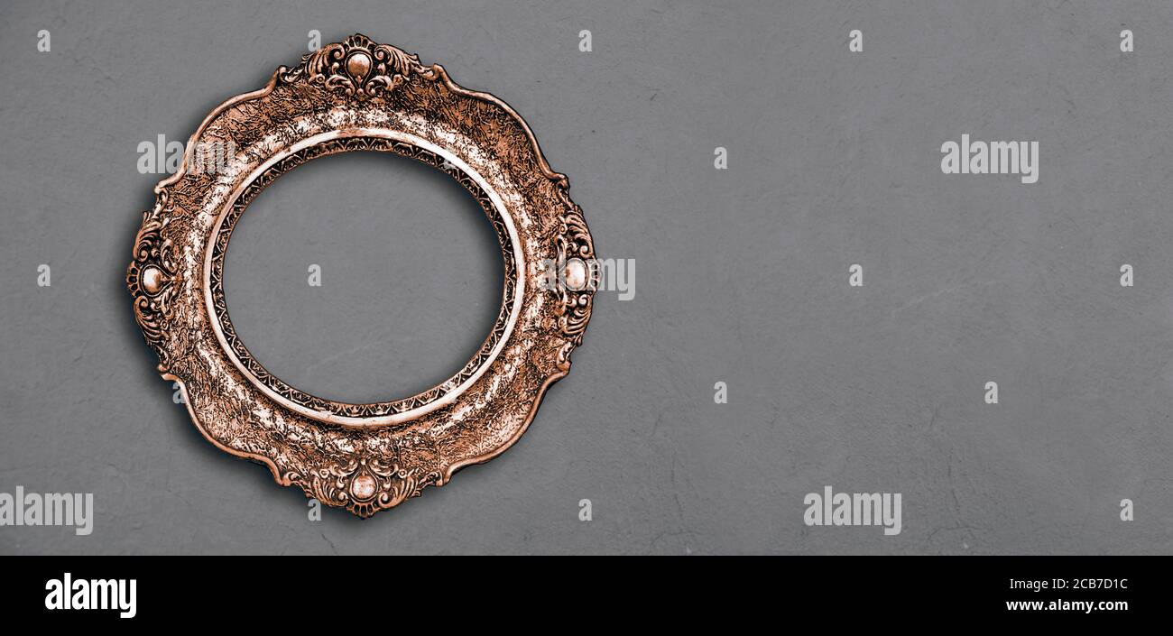 Fancy Round Picture Frame