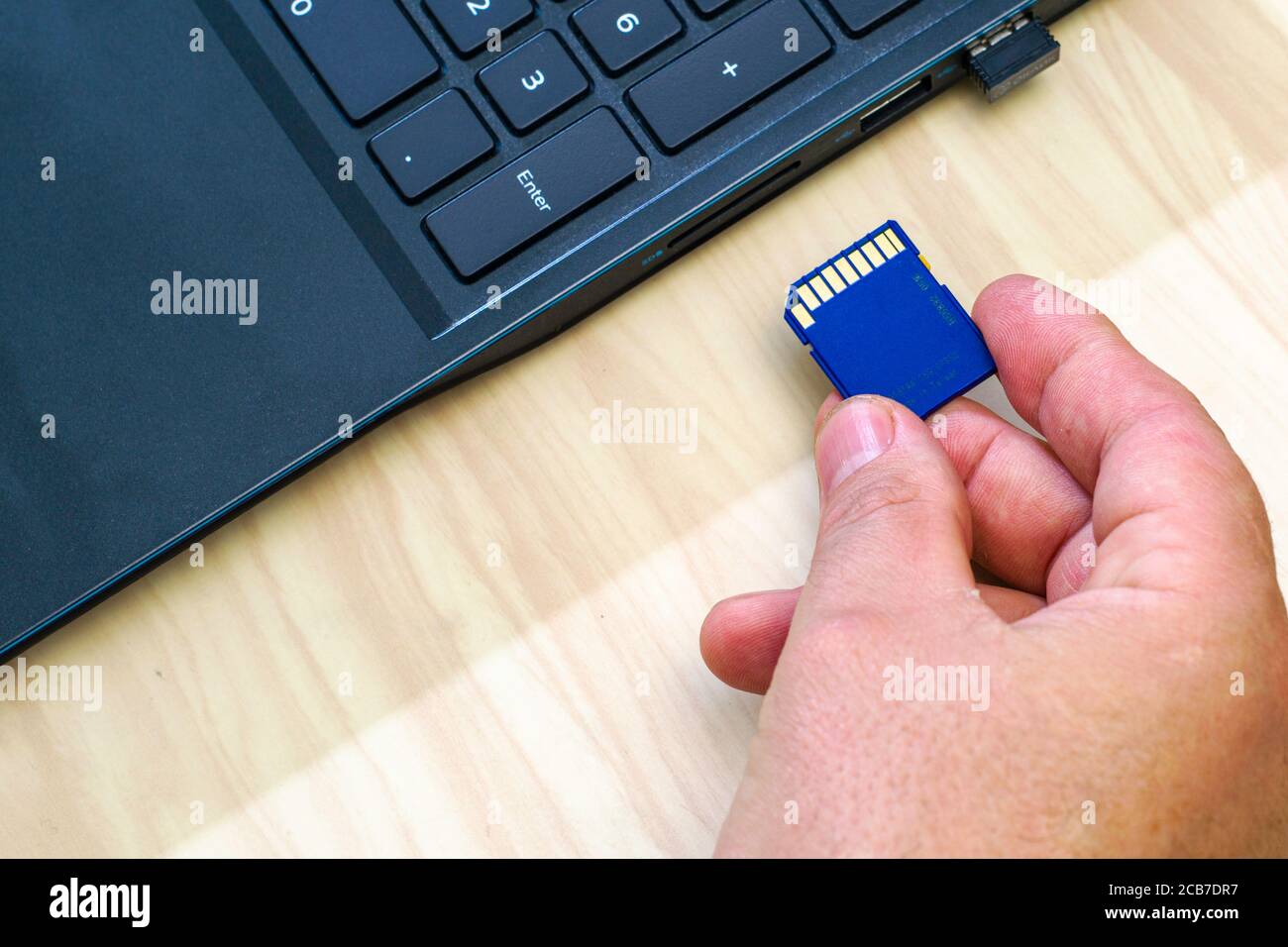 Insert a chip hi-res stock photography and images - Alamy