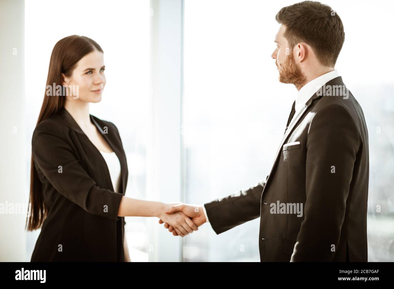After signing contract shake hands hi-res stock photography and images ...