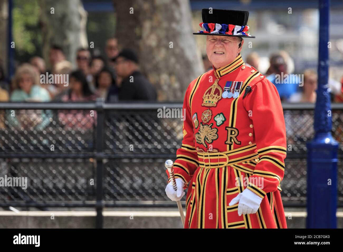 Traditional beefeater man in uniform hi-res stock photography and ...