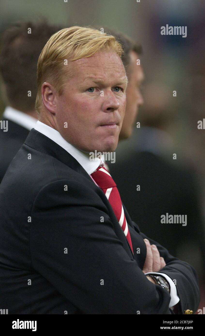 Ronald koeman player hi-res stock photography and images - Alamy