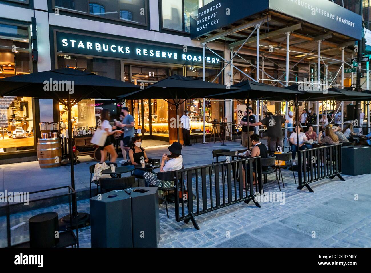 Starbucks reseve roastery hi-res stock photography and images - Alamy