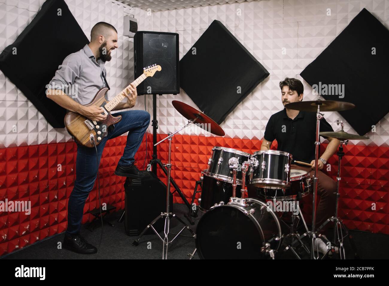 Soundproof band hi-res stock photography and images - Alamy