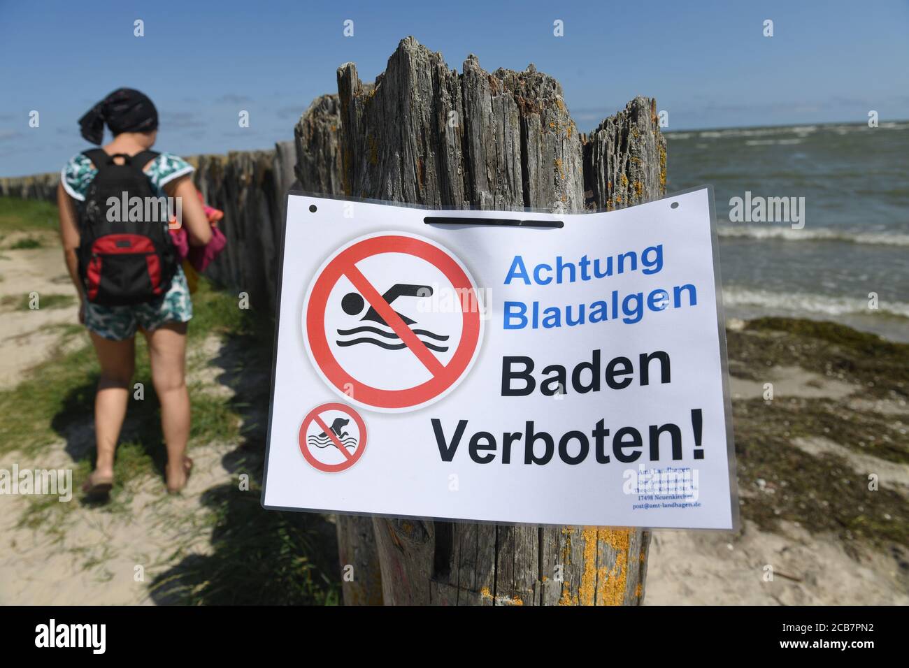 Vomiting sea hi-res stock photography and images - Alamy