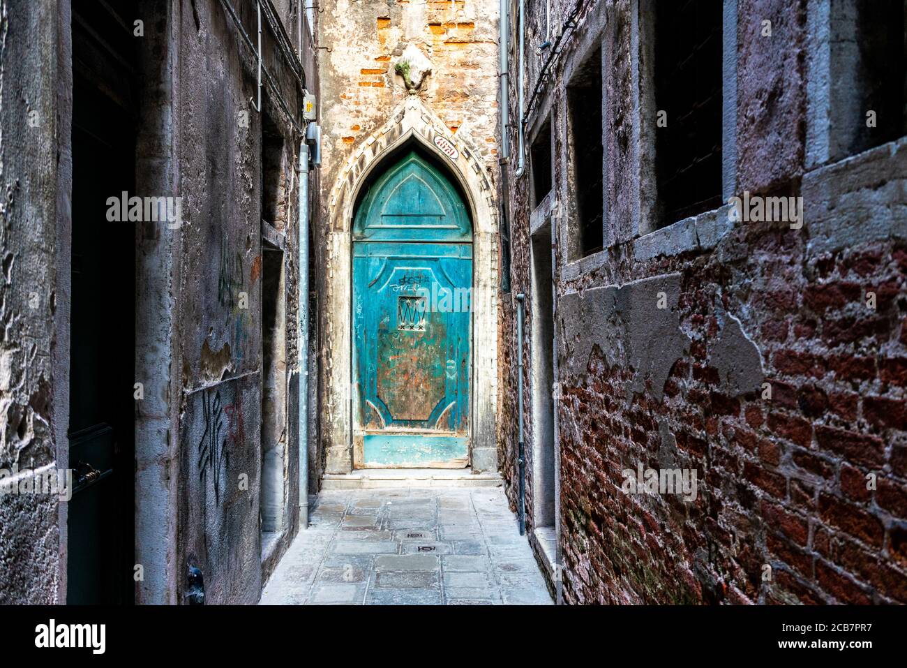 Venice italy back streets hi-res stock photography and images - Alamy