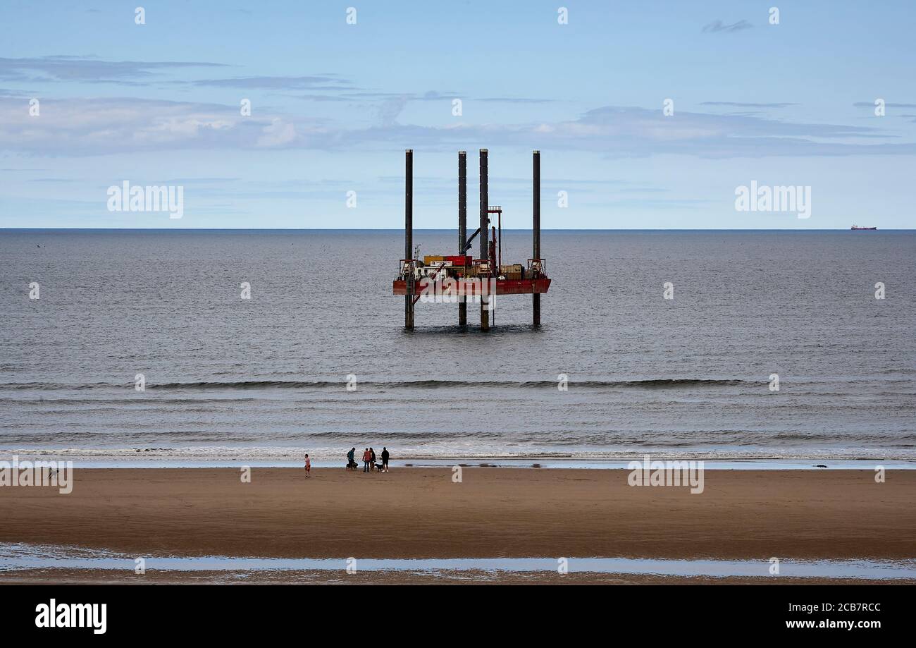 North sea rig hi-res stock photography and images - Alamy