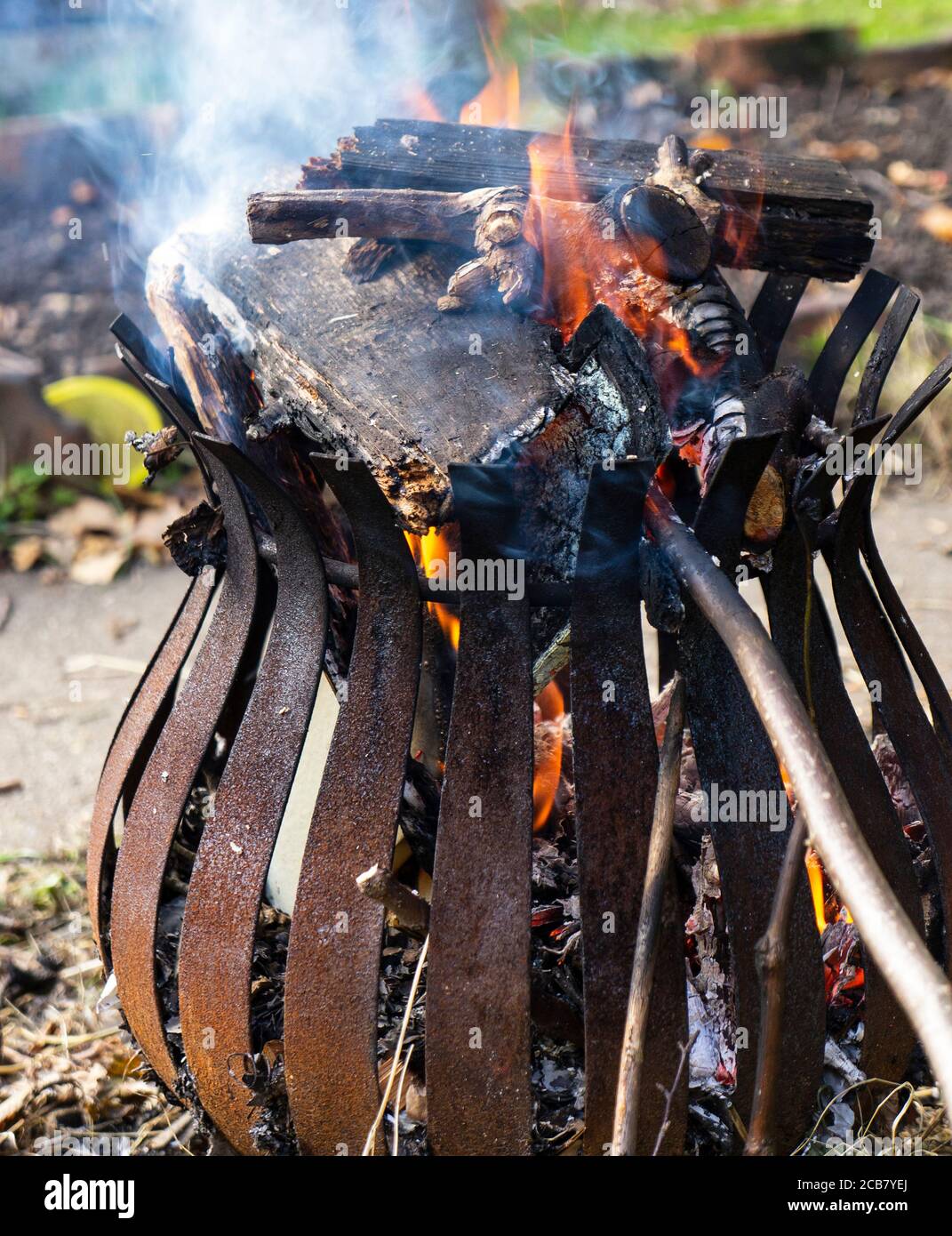 Fire rubbish close up hi-res stock photography and images - Alamy
