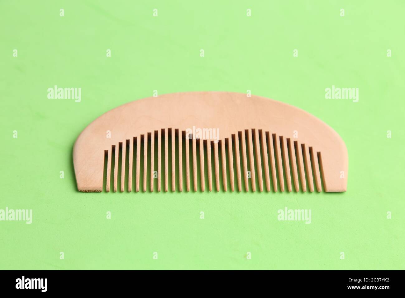 Green comb hi-res stock photography and images - Alamy