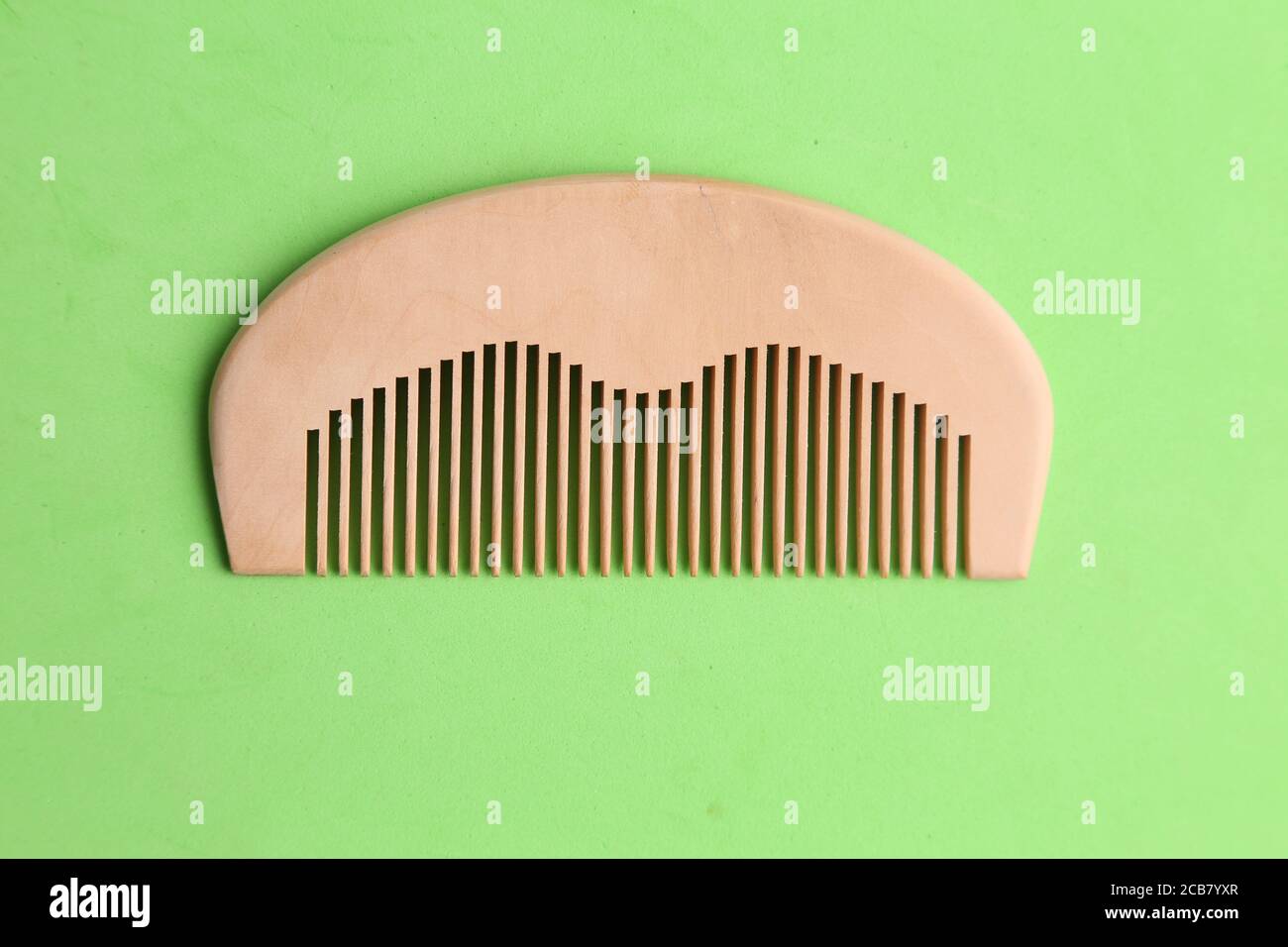 Green comb hi-res stock photography and images - Alamy
