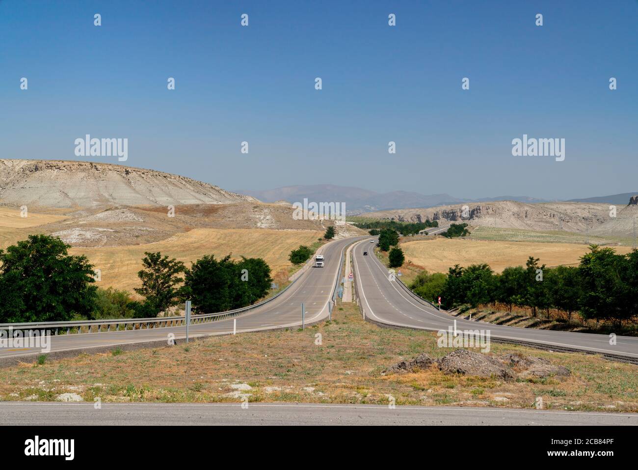 Traffic on a non-busy intercity road Stock Photo - Alamy