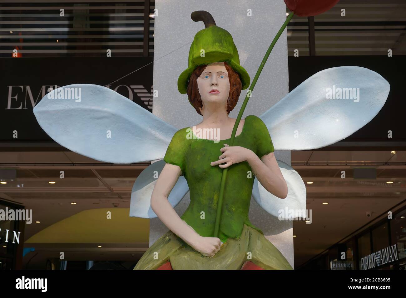 Wings mall hi-res stock photography and images - Alamy