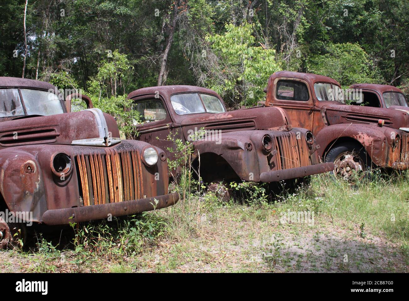 Tired old vehicles hi-res stock photography and images - Alamy