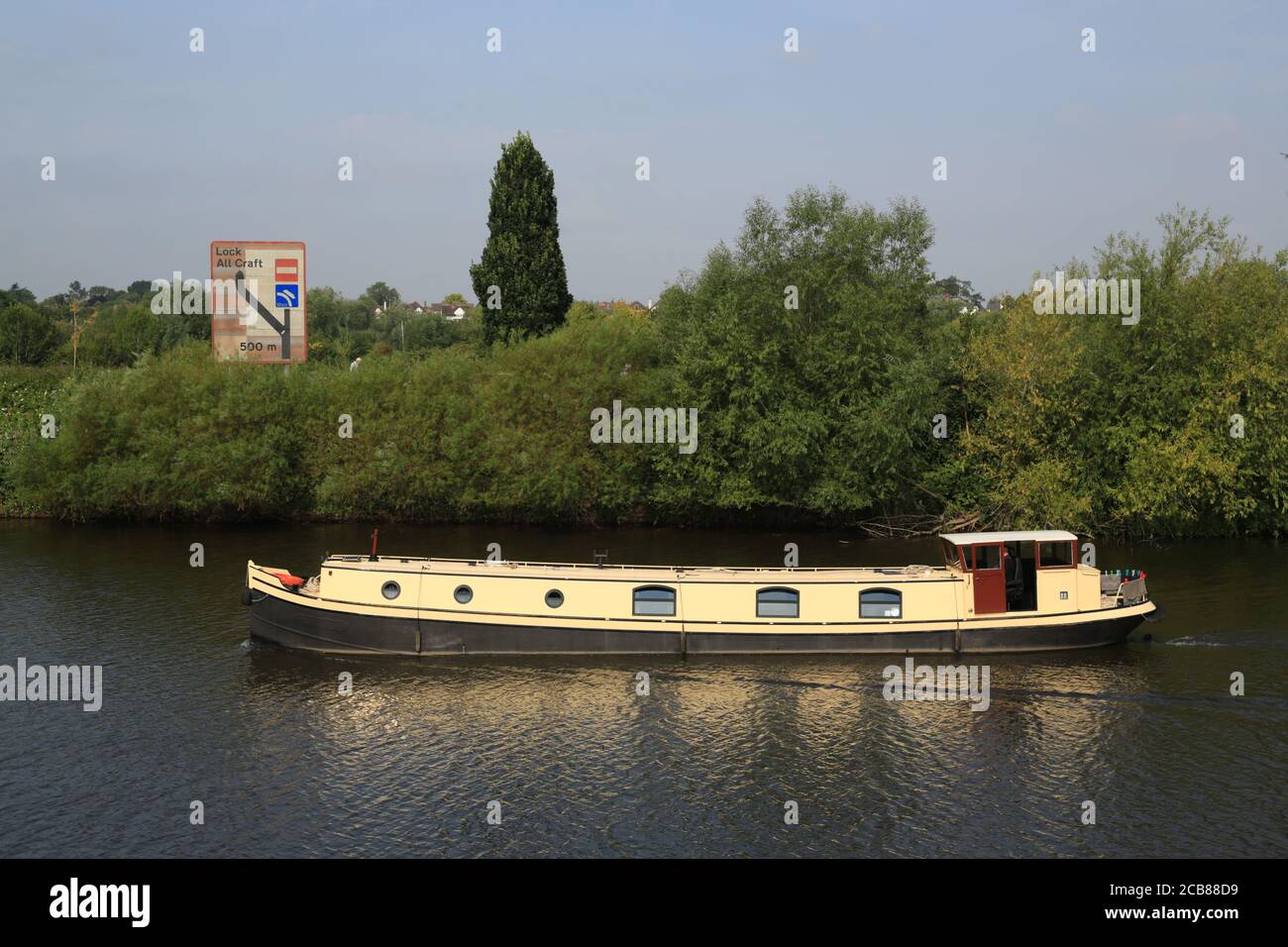 Narrowboat sign hi-res stock photography and images - Alamy