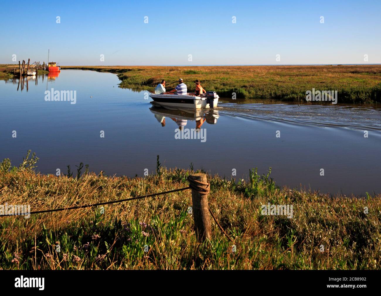 Outboard motor out board hi-res stock photography and images - Alamy