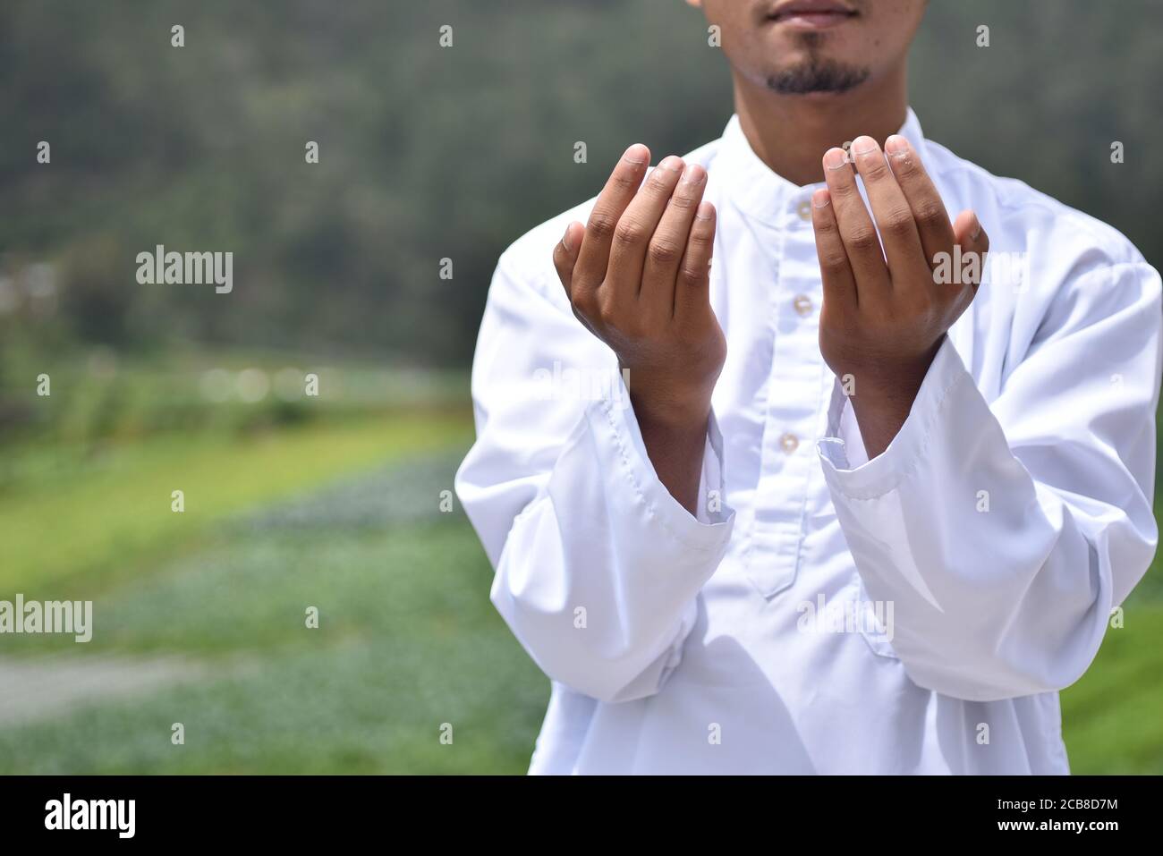 Hand of religious muslim praying Stock Photo - Alamy