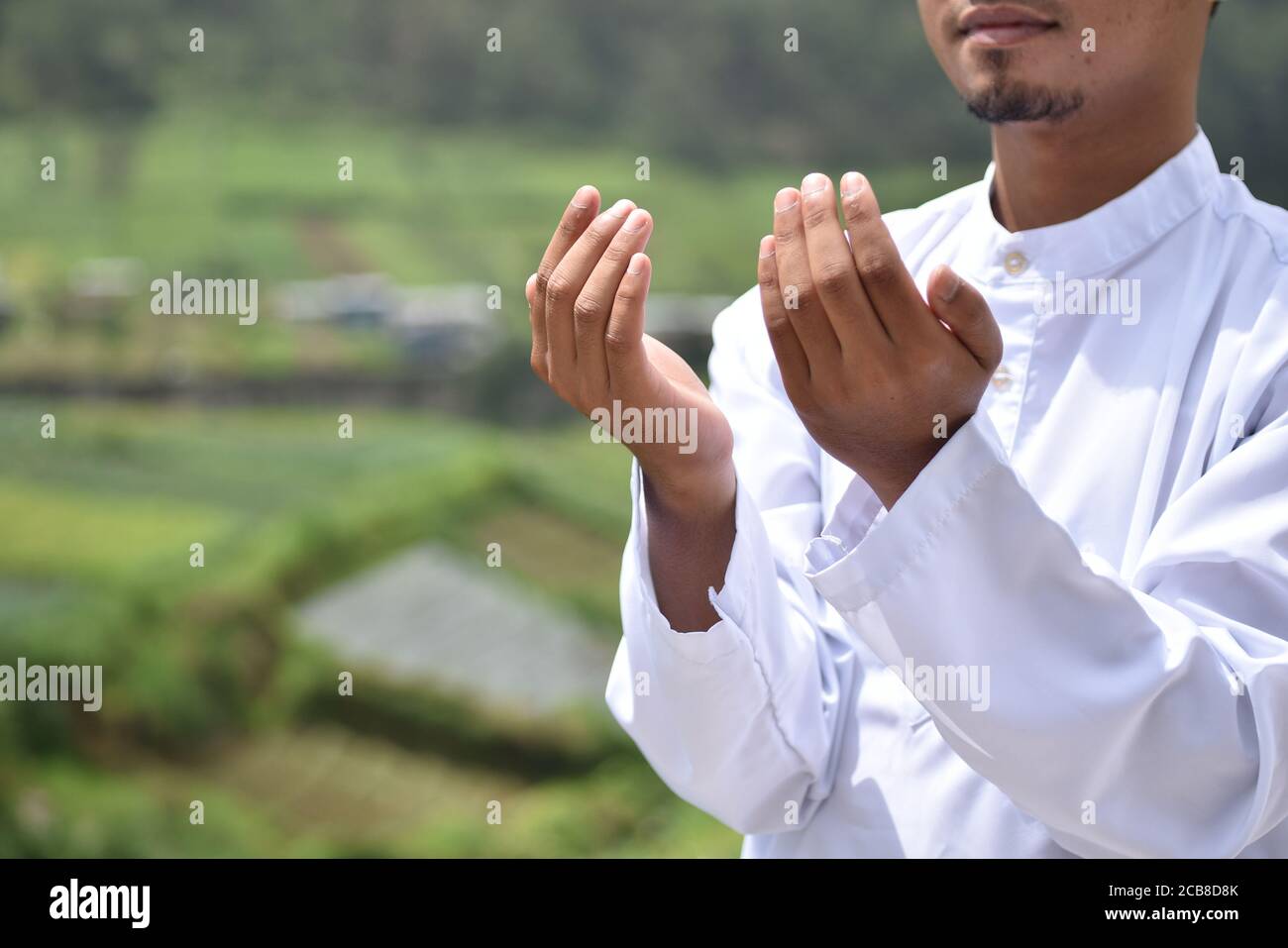 Hand of religious muslim praying Stock Photo - Alamy