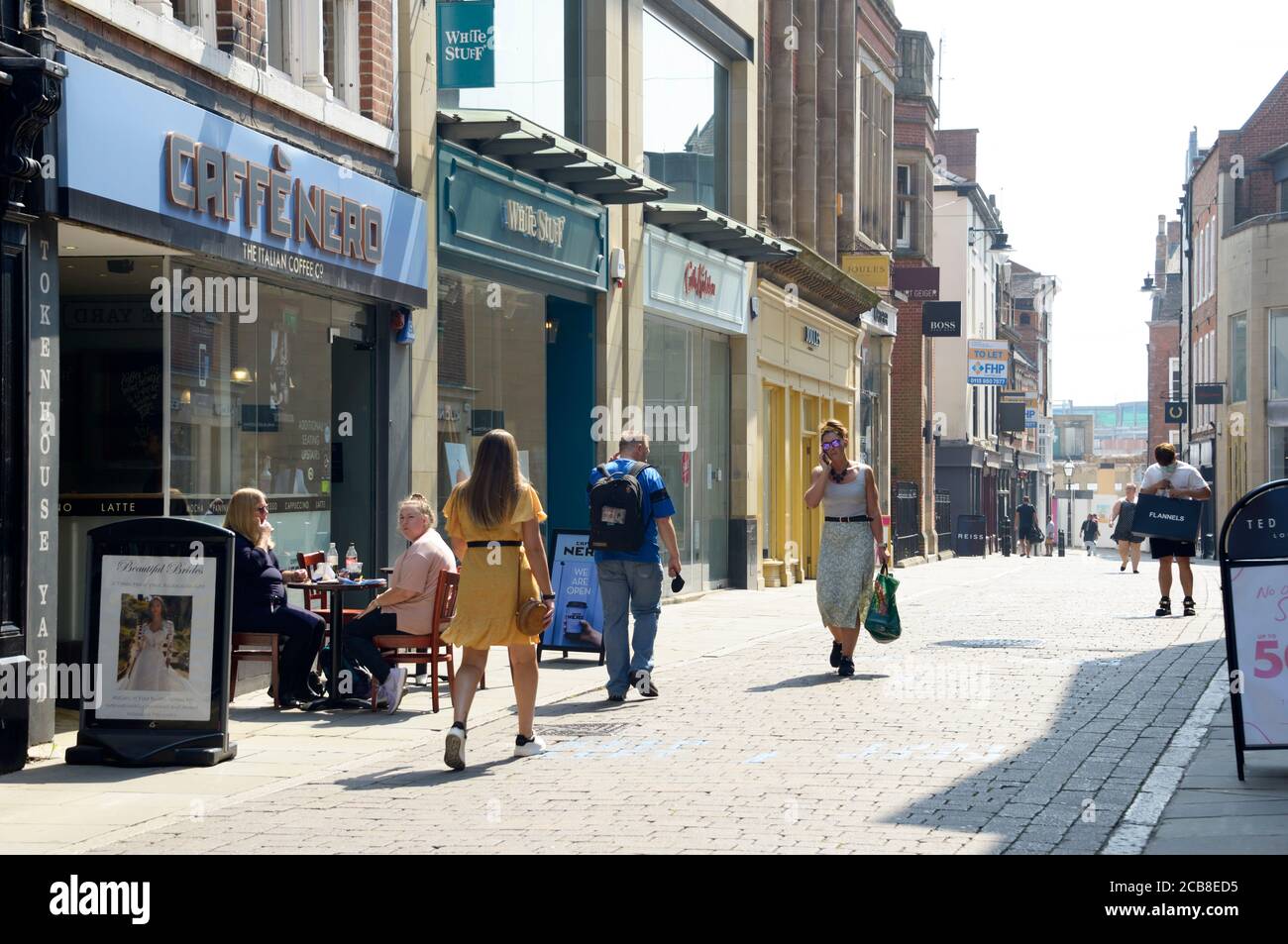 A summery day on Bridlesmith Gate, Nottingham Stock Photo - Alamy