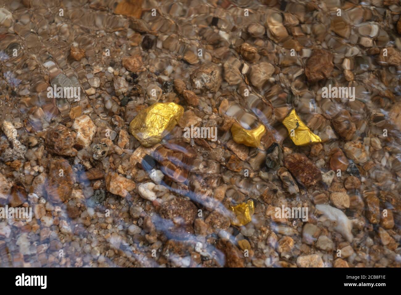 Gold treasure pile underwater in hi-res stock photography and images ...