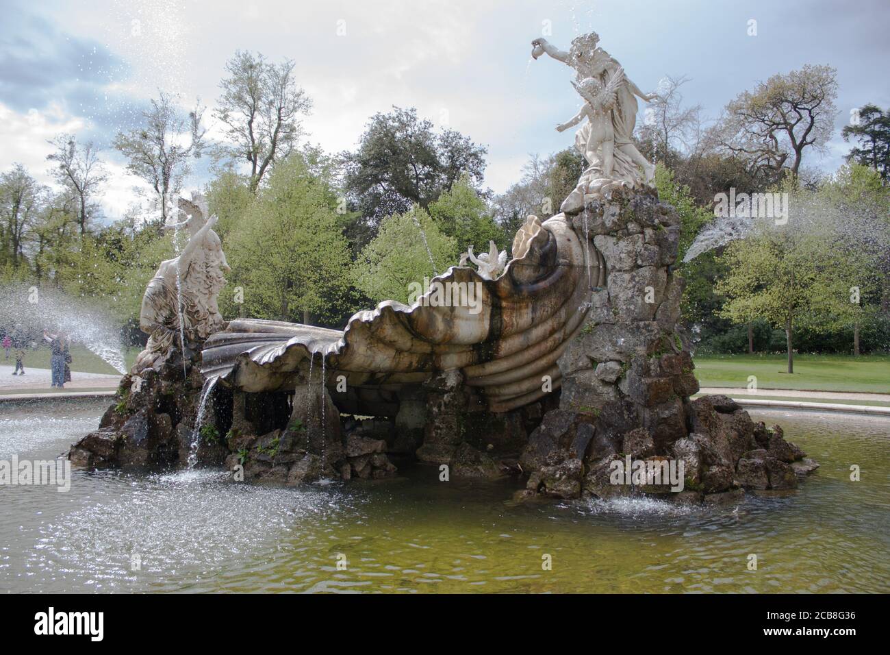 Cliveden House Fountain Stock Photo - Alamy
