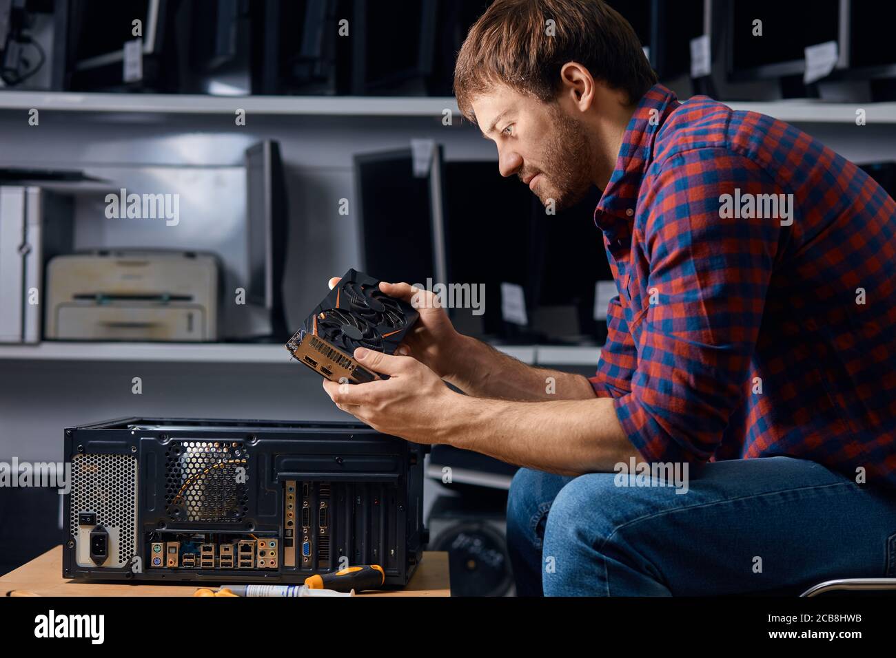 Bored husband computer hi-res stock photography and images - Alamy