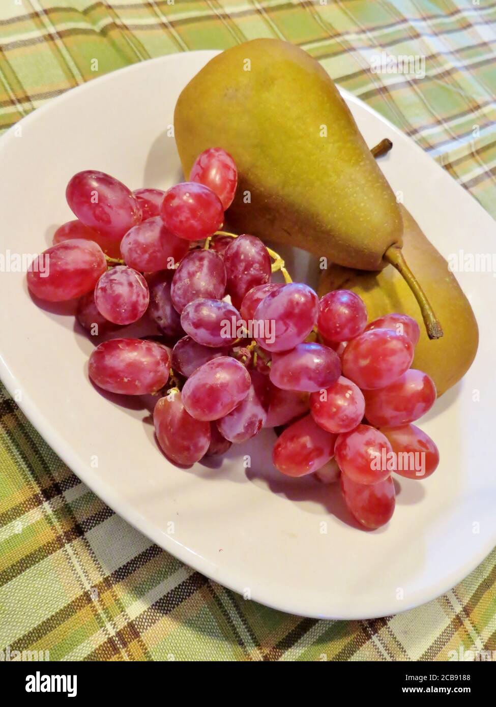 Pears and grapes hi-res stock photography and images - Alamy
