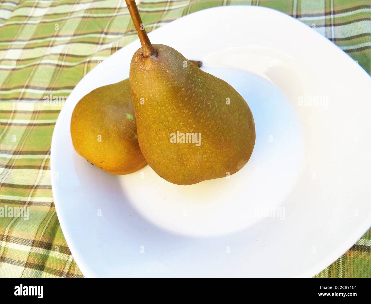 Pairs of fruit hi-res stock photography and images - Alamy