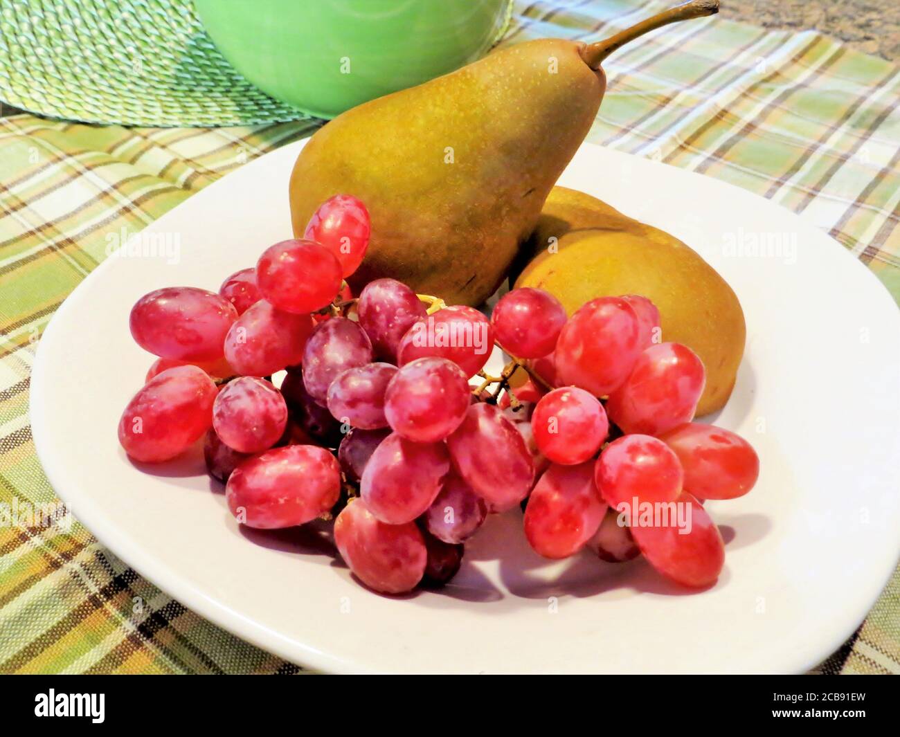 Grapes and pears hi-res stock photography and images - Alamy