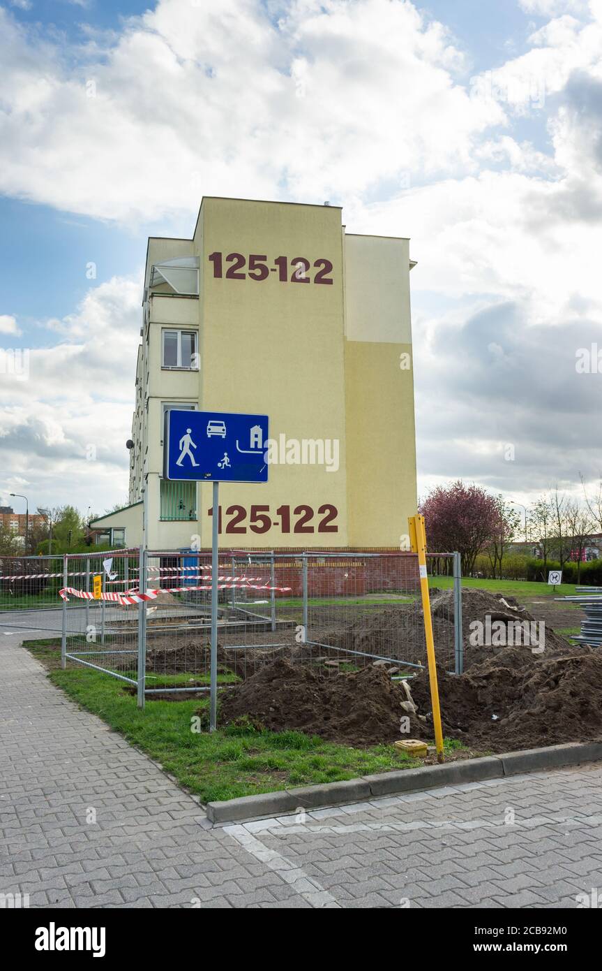 Woonerf sign hi-res stock photography and images - Alamy