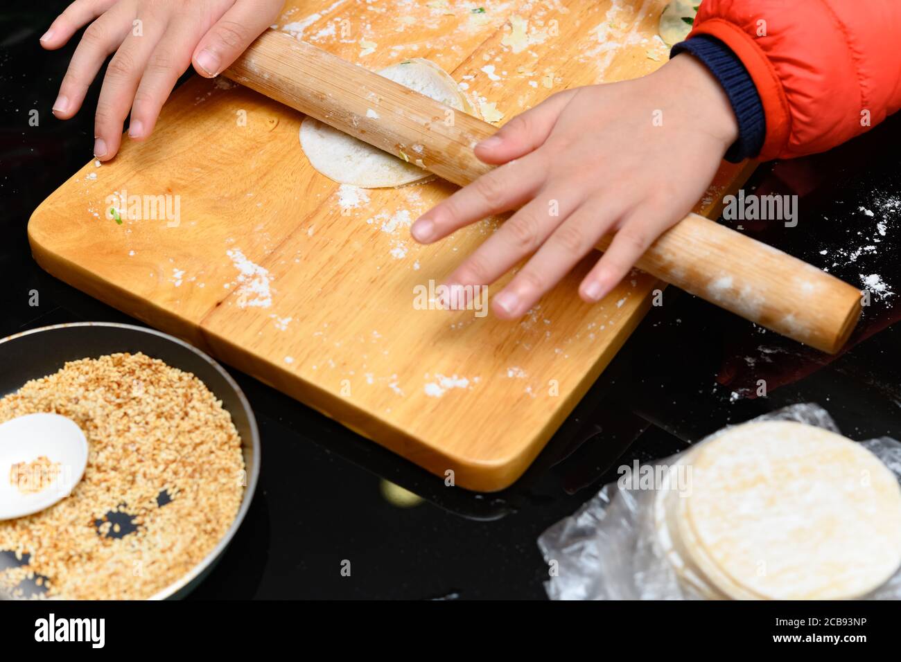 kid making cakes at home Stock Photo - Alamy