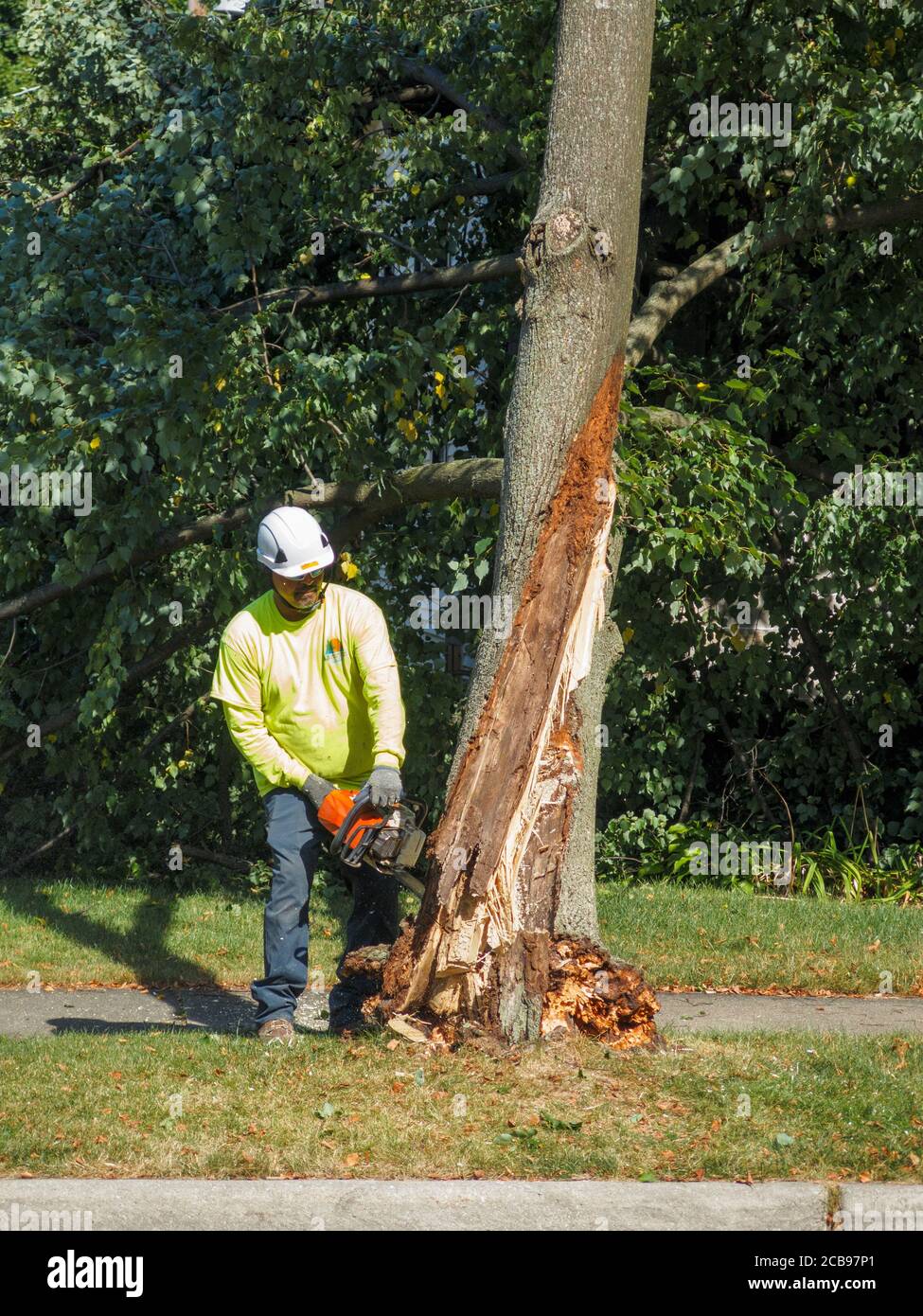 Derecho damage hi-res stock photography and images - Alamy