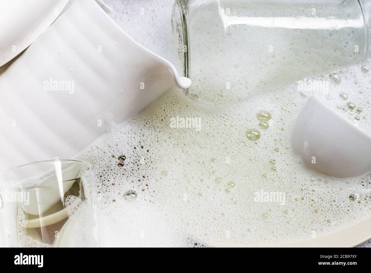 Soaking dirty dishes hi-res stock photography and images - Alamy