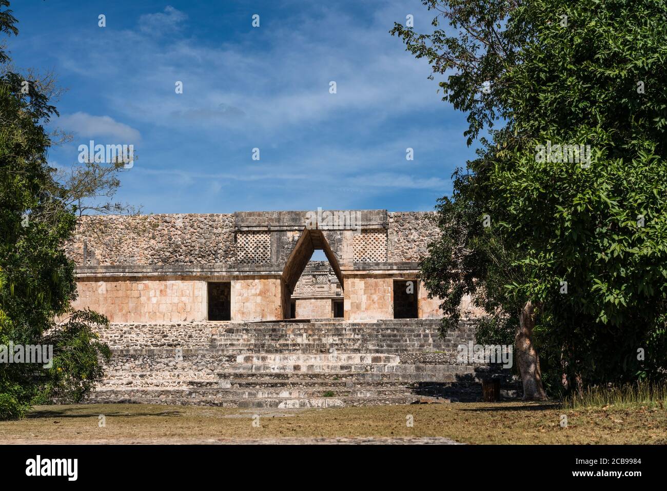 Mayan corbel arch hi-res stock photography and images - Alamy