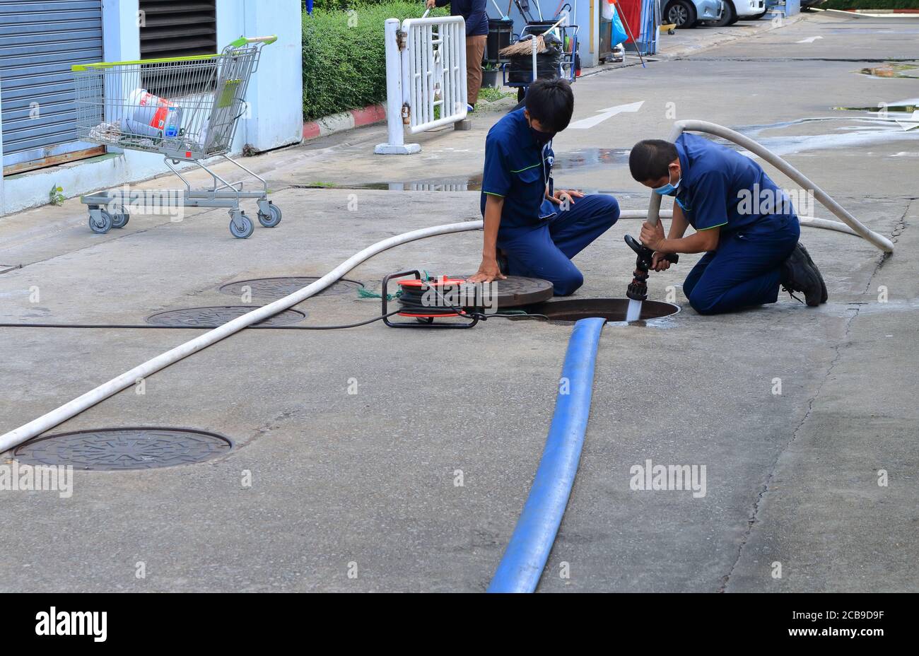 Inject hose water hi-res stock photography and images - Alamy