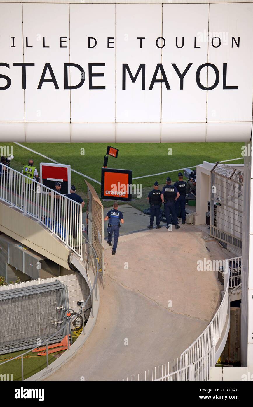 Toulon vs Pau rugby match at the Mayol Toulon stadium Stock Photo - Alamy