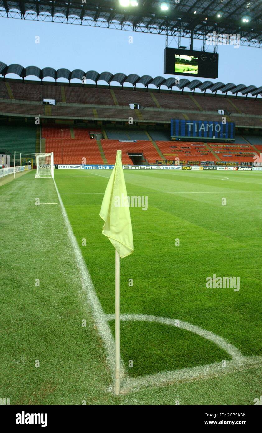 Corner kick flag hi-res stock photography and images - Alamy