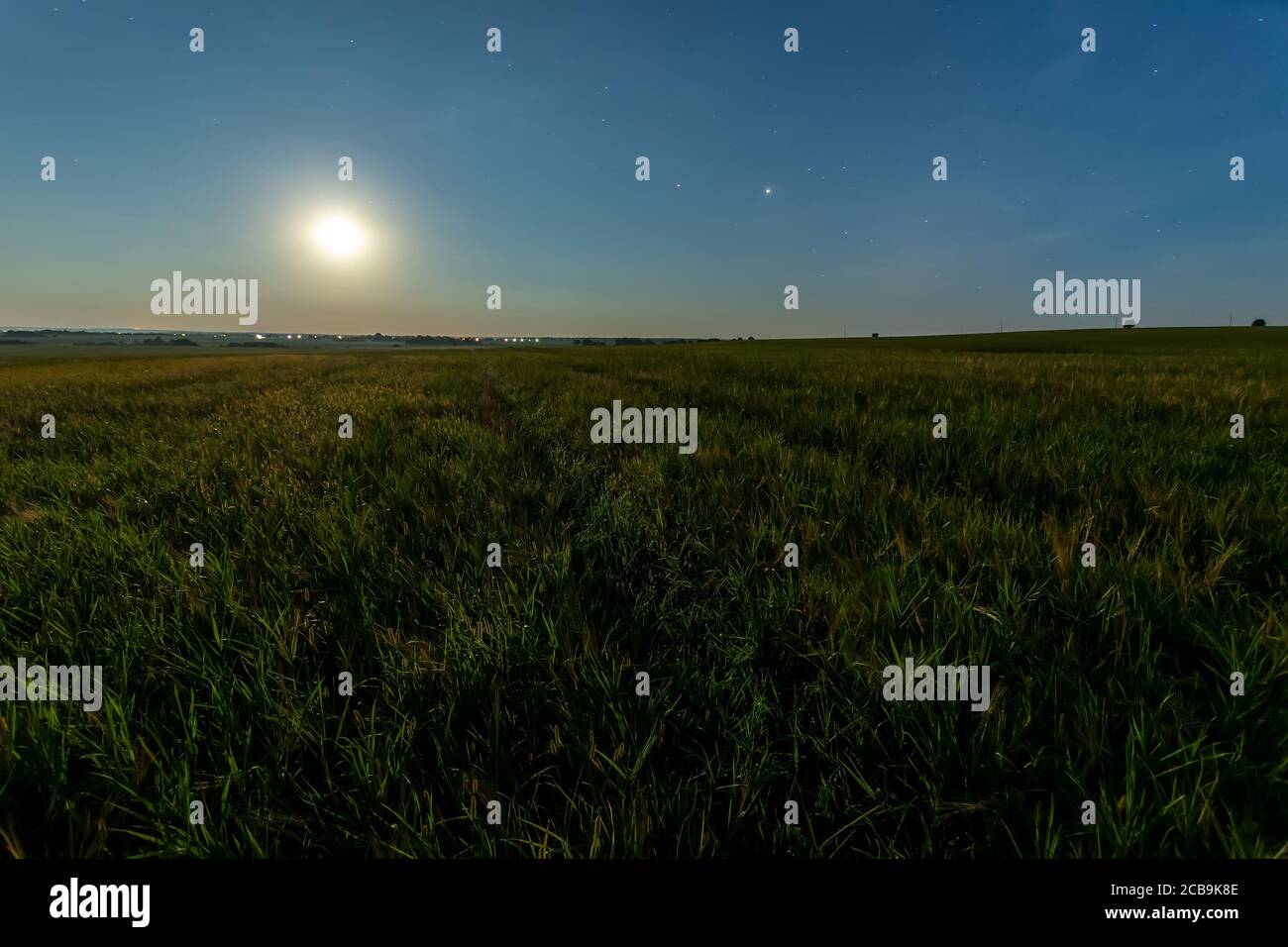 Moon over wheat field hi-res stock photography and images - Alamy