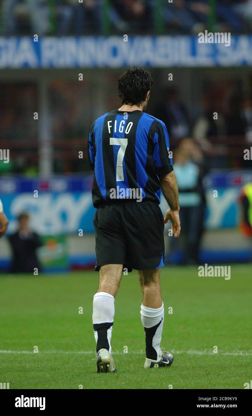 Sport football luis figo hi-res stock photography and images - Alamy