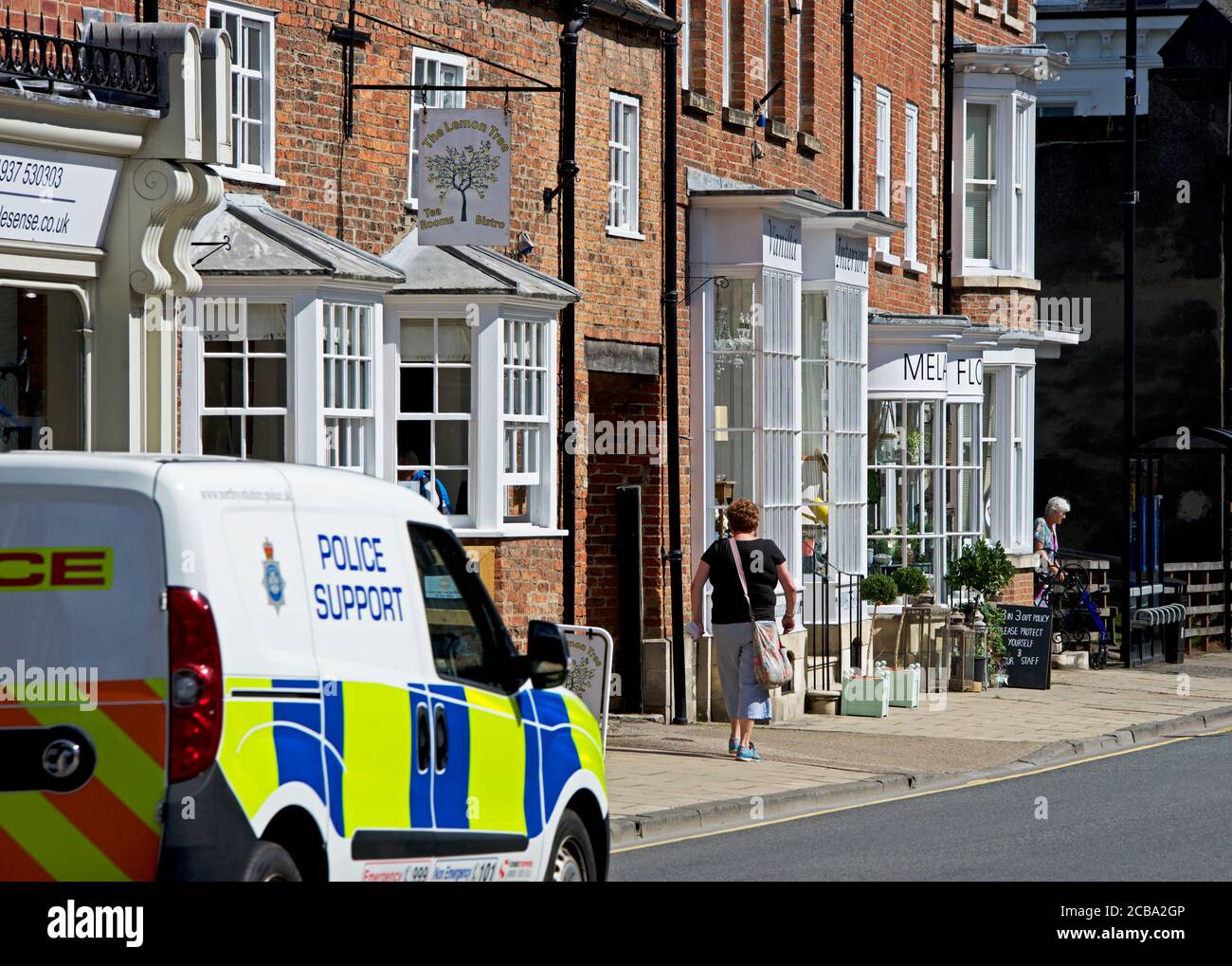 Bridge Street, Tadcaster, North Yorkshire, England UK Stock Photo - Alamy