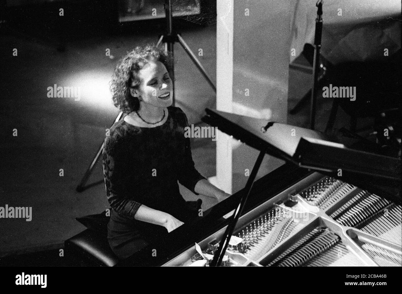 Lynne Arriale, Pizza Express, Maidstone, Kent, July 1985 Stock Photo ...