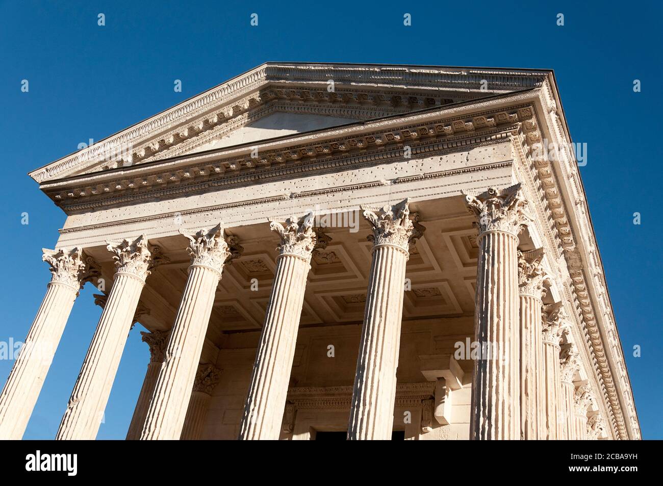 The Maison Carree, one of the best preserved Roman ancient temples ...