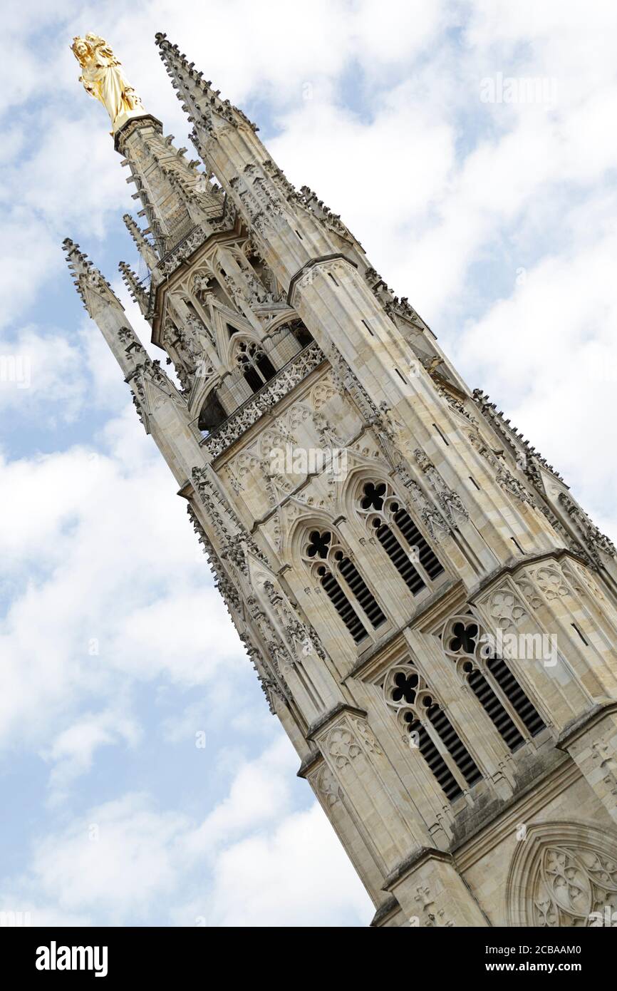 Pey-Berland bell tower, next to Saint Andre Cathedral, Bordeaux, France ...