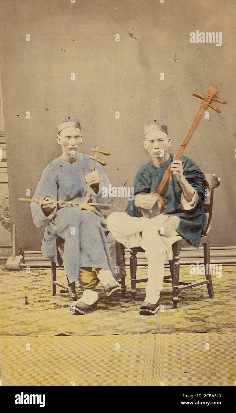 Two stringed lute hi-res stock photography and images - Alamy