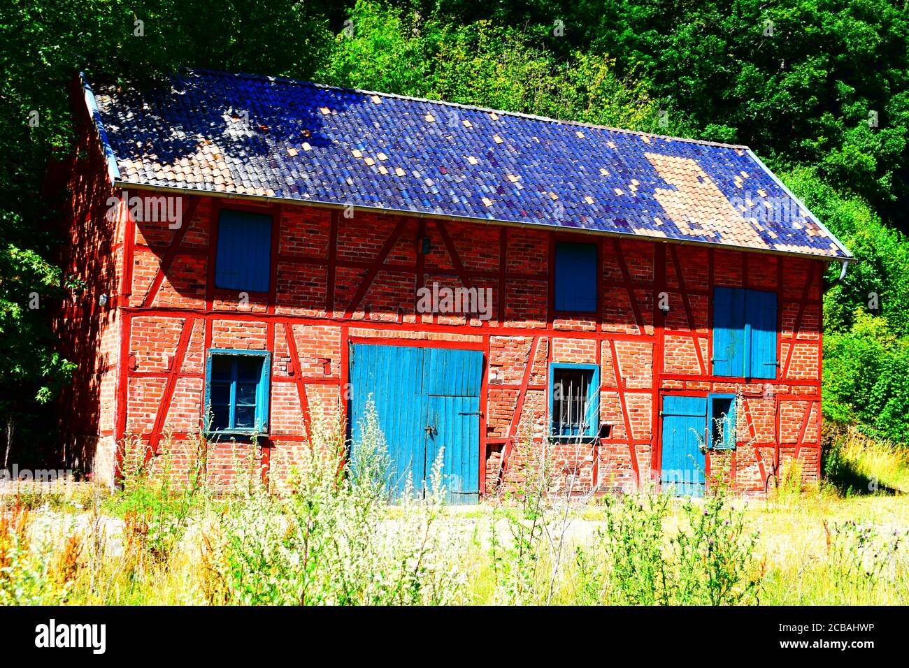 old farm ruin Stock Photo - Alamy