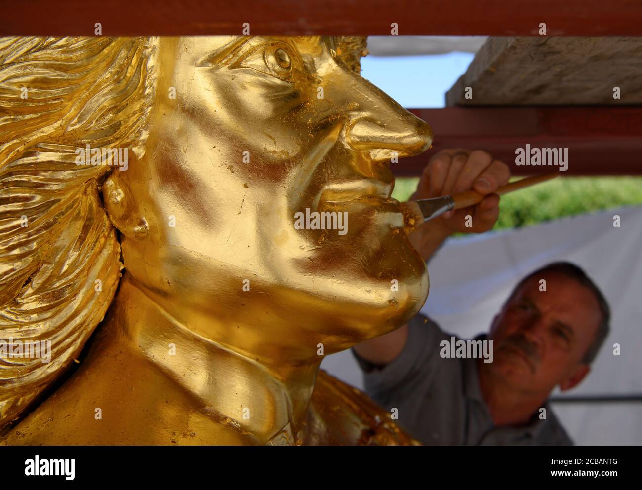 Robert gilder hi-res stock photography and images - Alamy